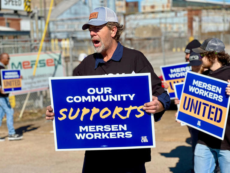 Merson workers 'disgusted' by company layoffs, picket Columbia plant