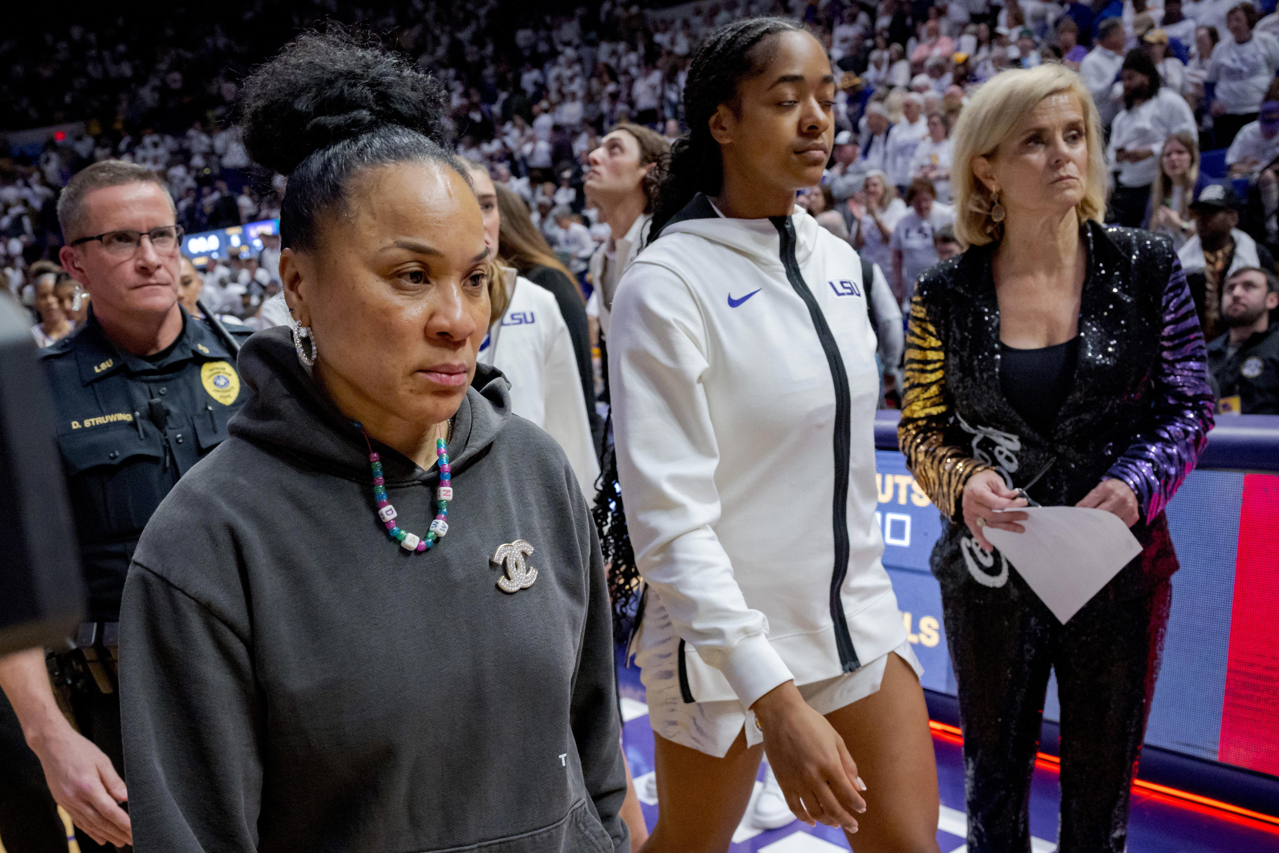 Comparing Dawn Staley, Kim Mulkey records, salary before South Carolina ...