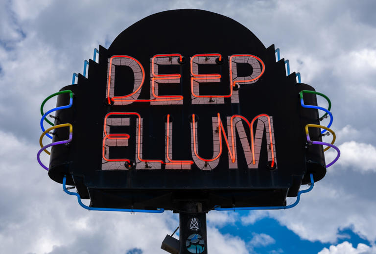Man charged with capital murder in double stabbing near Deep Ellum DART ...