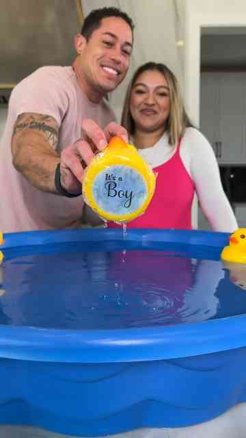 Baby's gender hidden in a rubber duckie pond