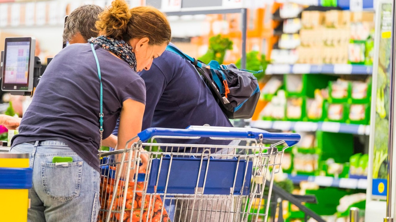 Terrifying new AI scam is ripping off Walmart shoppers