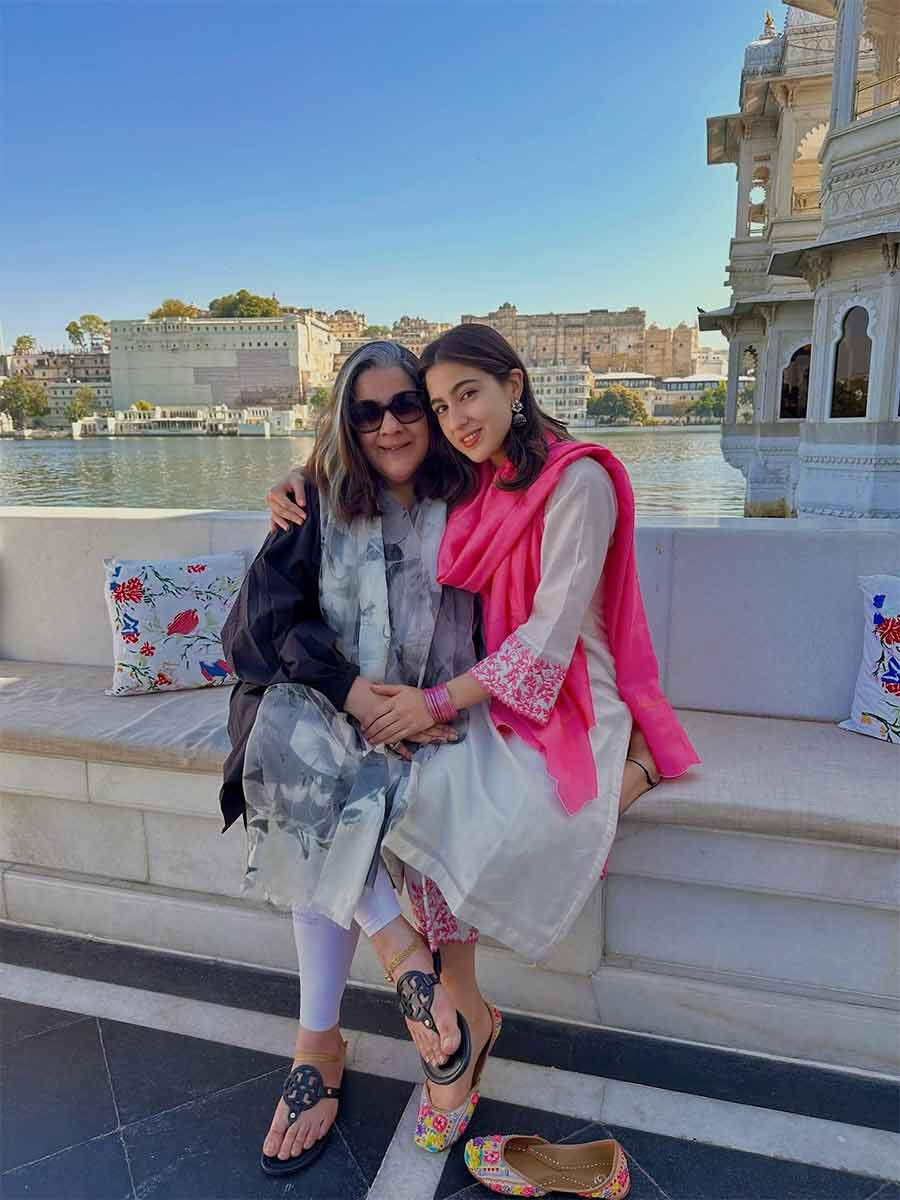 Sara Ali Khan pens heartfelt birthday wish for mom Amrita Singh