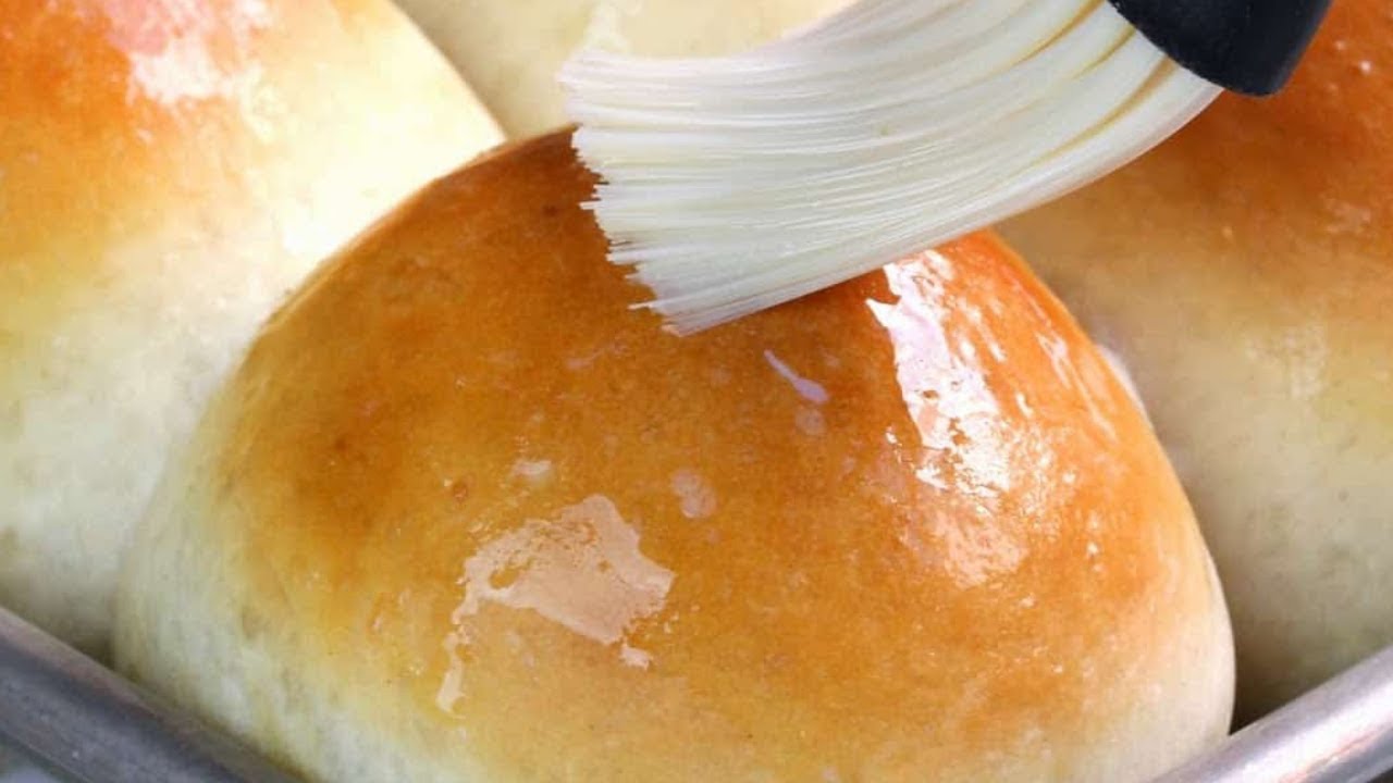How to make the best homemade dinner rolls ever!