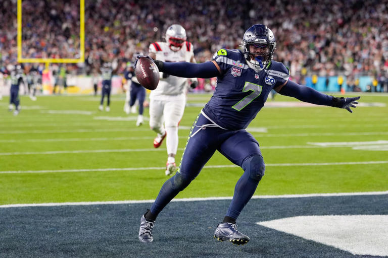 Seahawks pound the Patriots 29-13