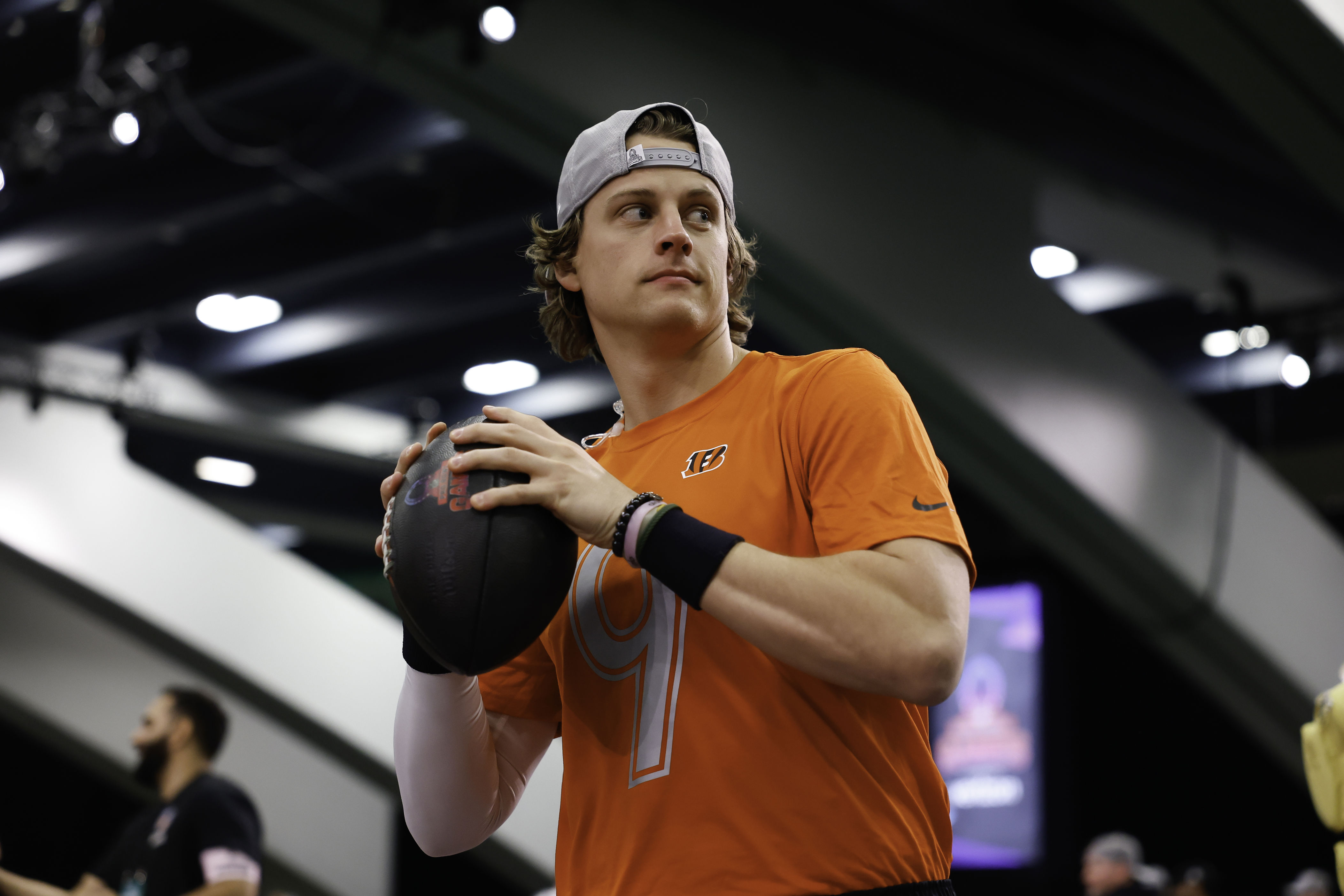 Joe Burrow reacts to Trey Hendrickson leaving Bengals for Ravens