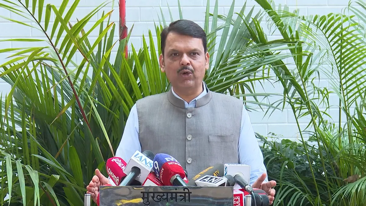 Maha CM Fednavis appoints SIT to probe allegations against tainted godman