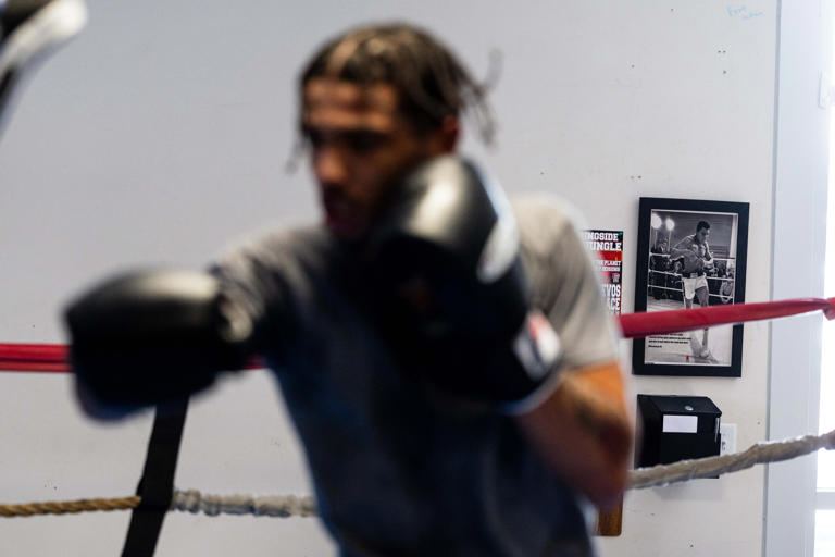 Michigan Golden Gloves champion ready to shock the boxing world: 'It's ...