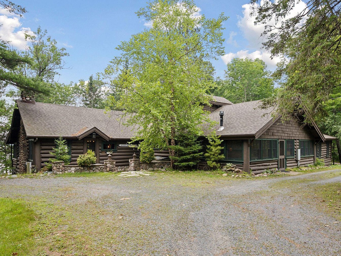 Historic 1923 log lodge in Hayward, Wisconsin featuring eight ...