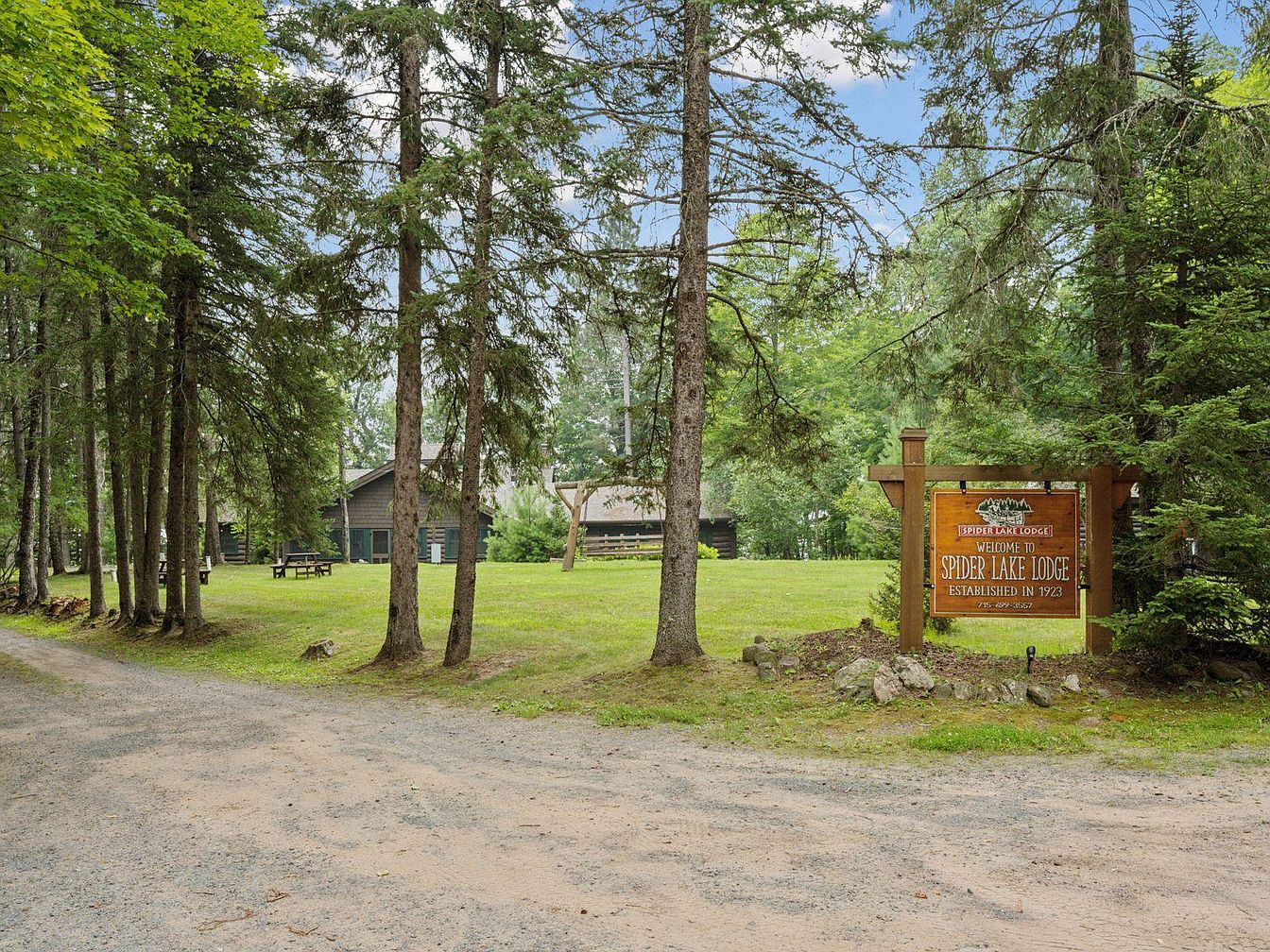 Historic 1923 log lodge in Hayward, Wisconsin featuring eight ...