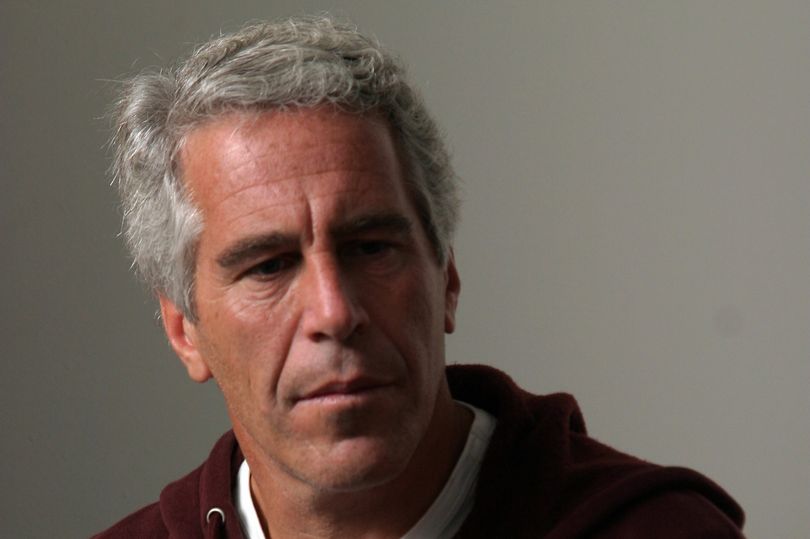 Truth behind picture of 'Jeffrey Epstein in Israel' as Andrew's ex ...
