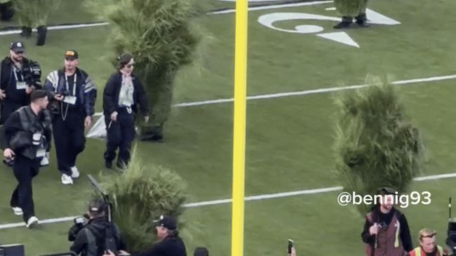Bad Bunny’s Plant Squad Hurries Into Place for Super Bowl Half-Time Show