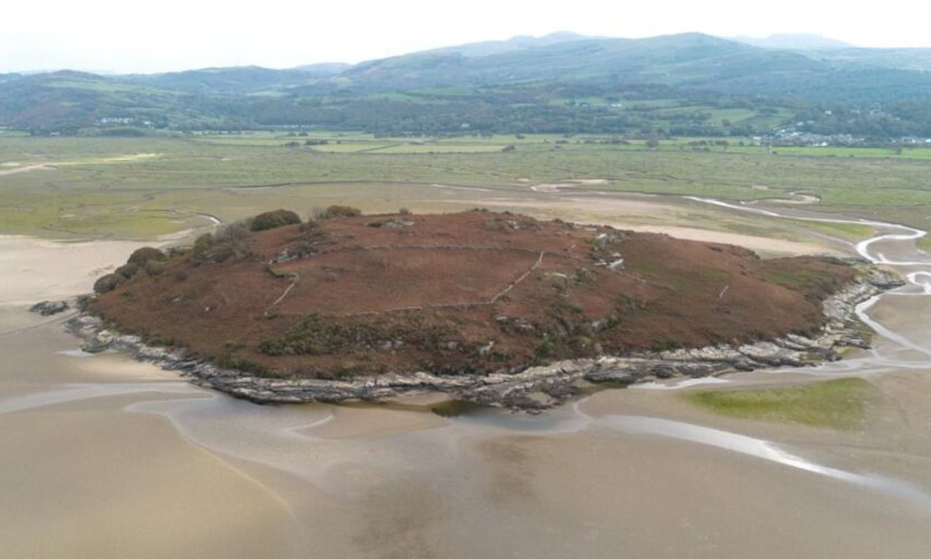 Live like royalty! Private island once owned by Queen Anne could be ...
