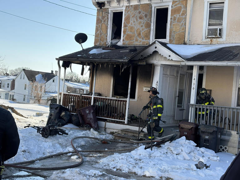 4 hurt, including 2 firefighters, in Sunday Wilmington house fire