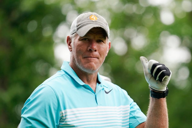 Brett Favre gets piled on after posting 1 ignorant diss about Bad Bunny ...