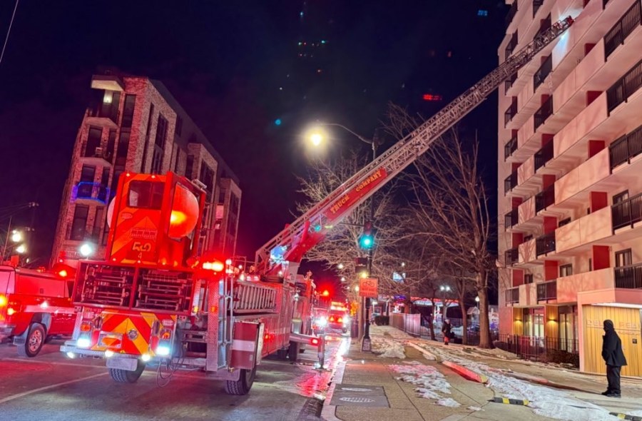 DC firefighters battle high-rise apartment building fire in bitter cold ...