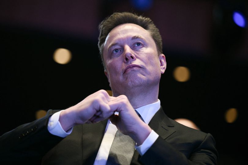 Elon Musk abandons Mars dream as it'll take too long - goes for Moon ...