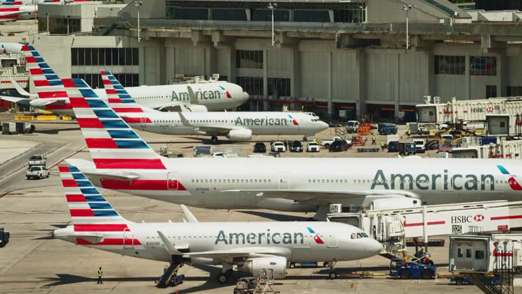 American Airlines unions call for ouster of CEO Robert Isom, flight ...