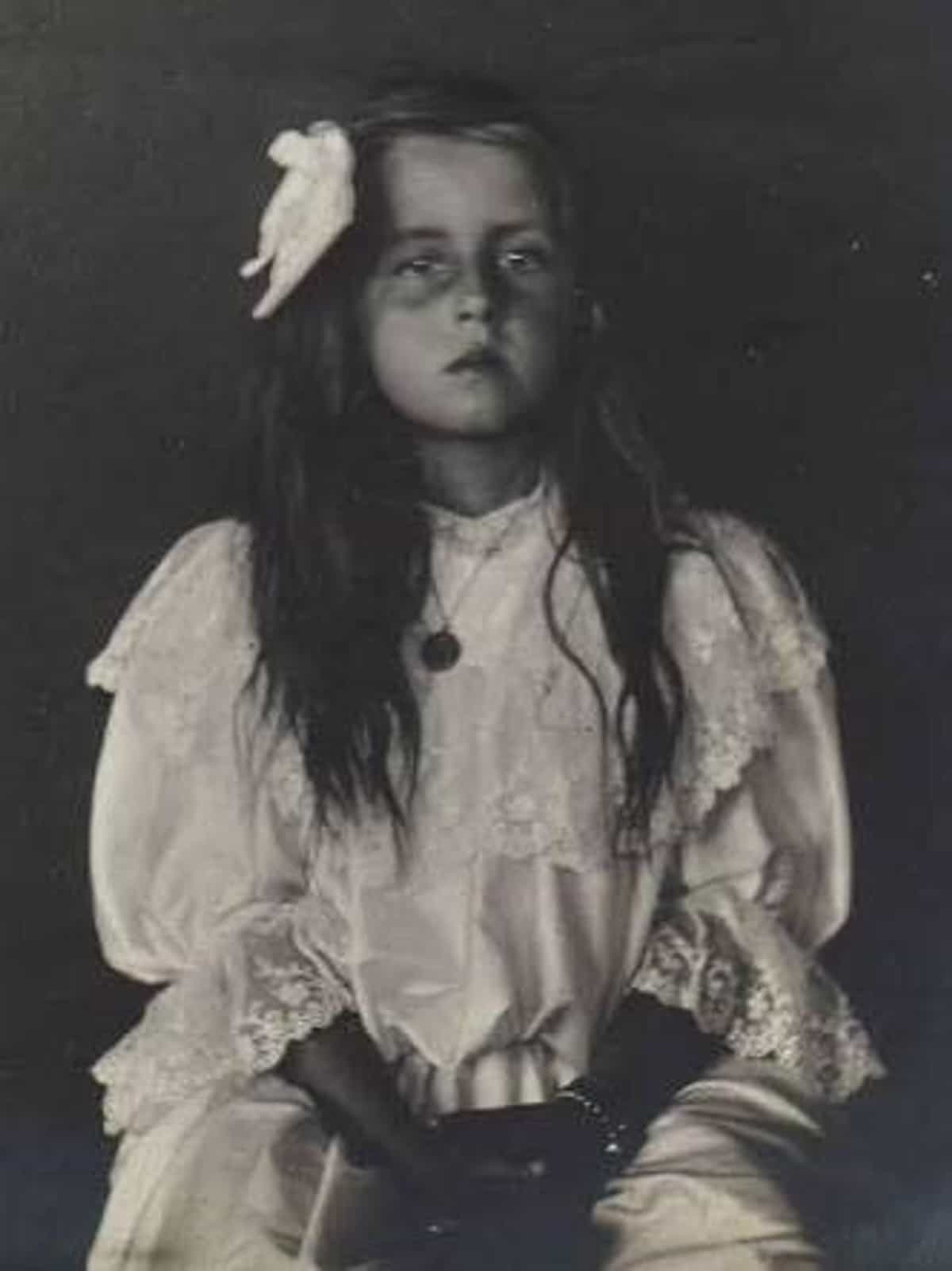 Creepy and unsettling Victorian era photos