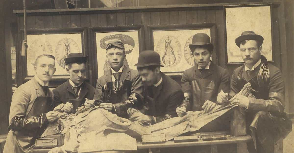 Creepy and unsettling Victorian era photos