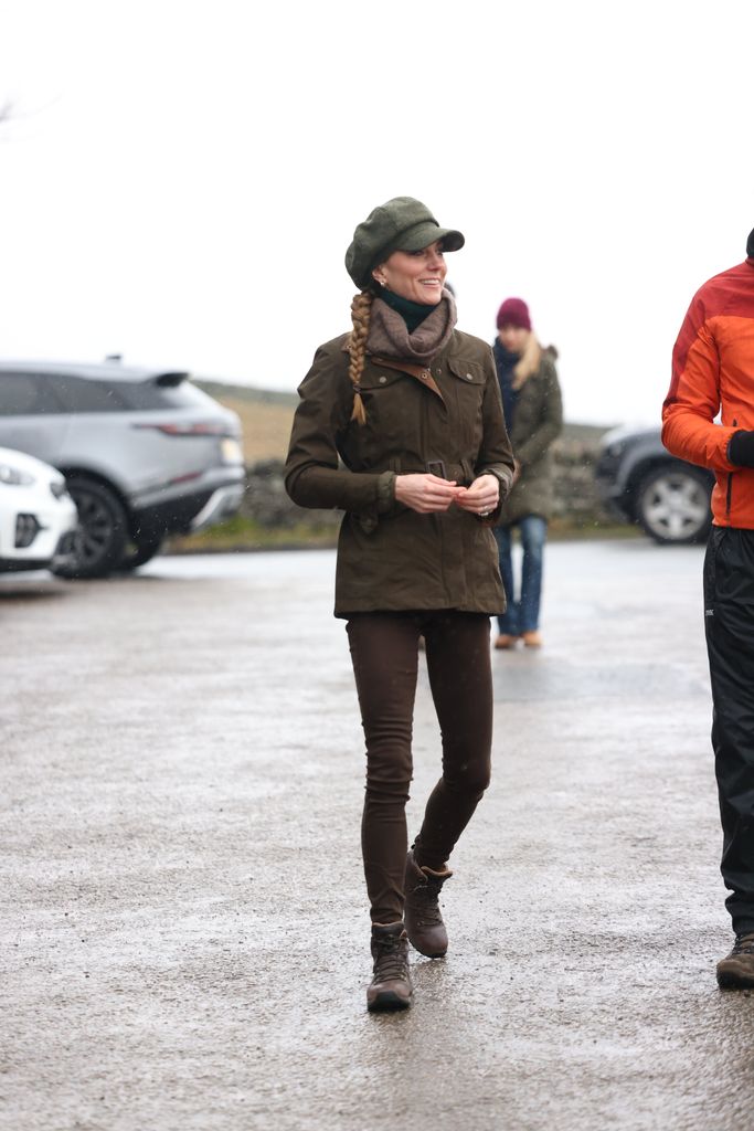 Princess Kate captured on camera hurrying hiking group in 'relatable ...