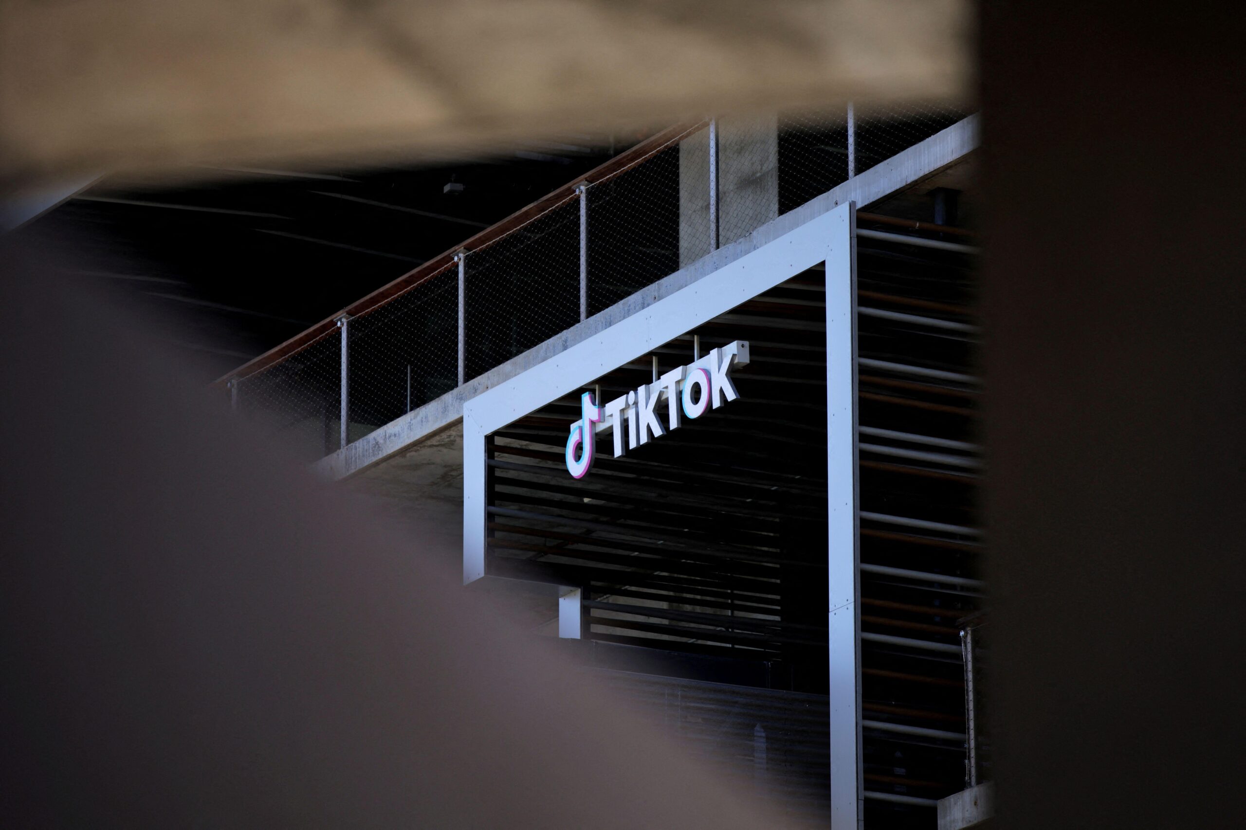 TikTok cierra un acuerdo por una demanda de adicción a redes sociales y ...
