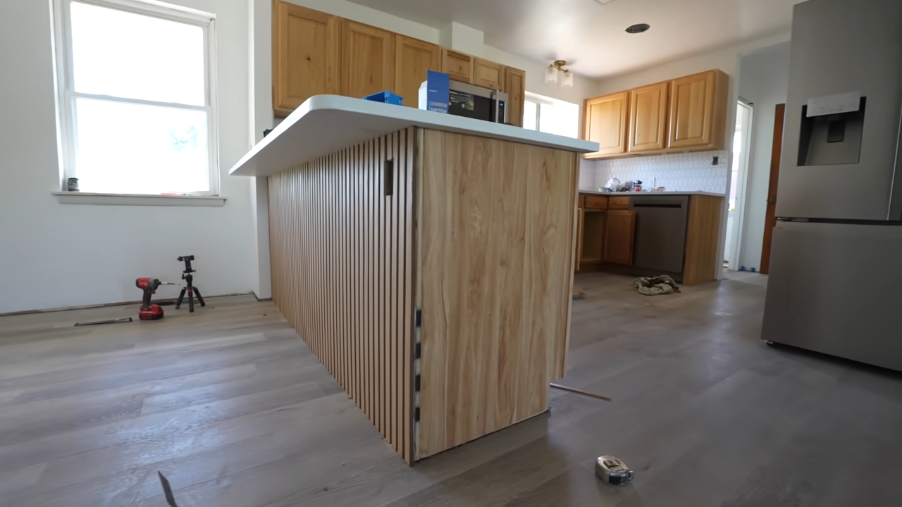 How to build a slat kitchen island that doesn’t cost a fortune