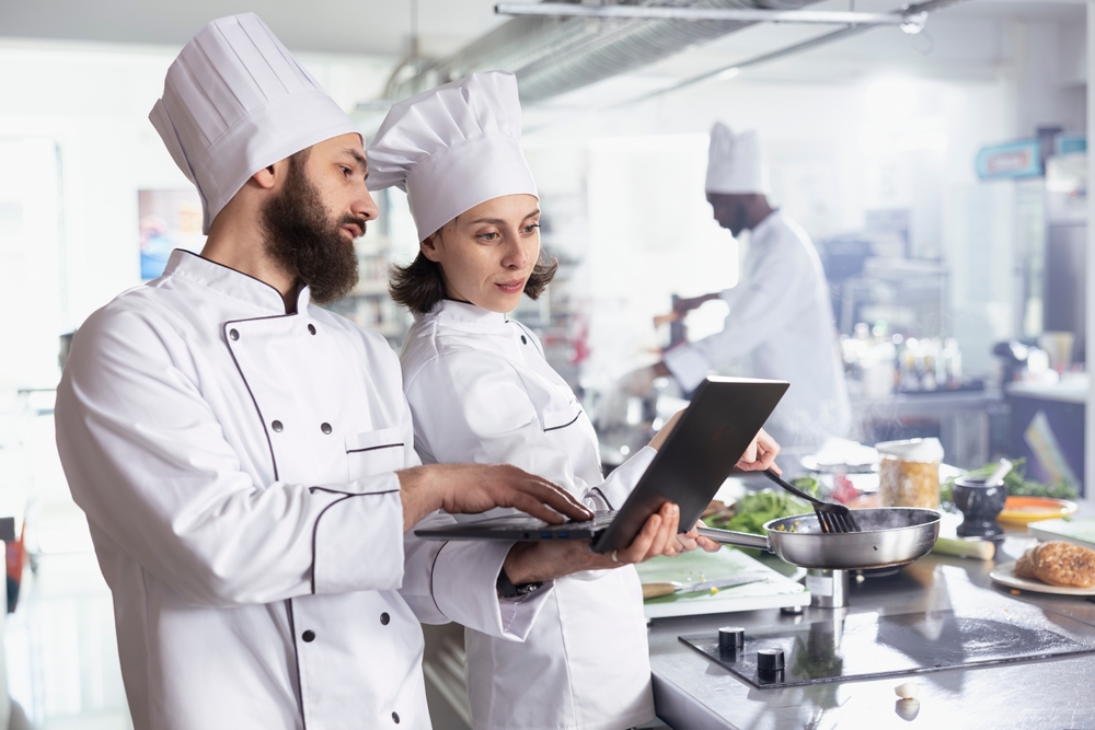 18 jobs for extroverts that pay over $25 per hour