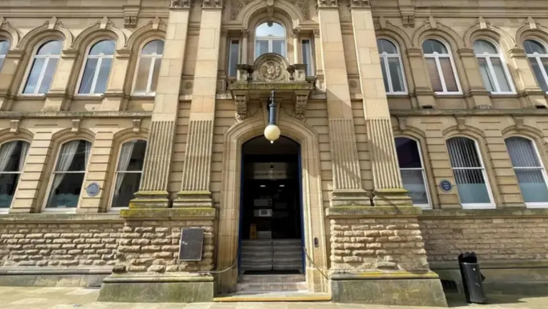 PC denies assaulting woman while detaining partner
