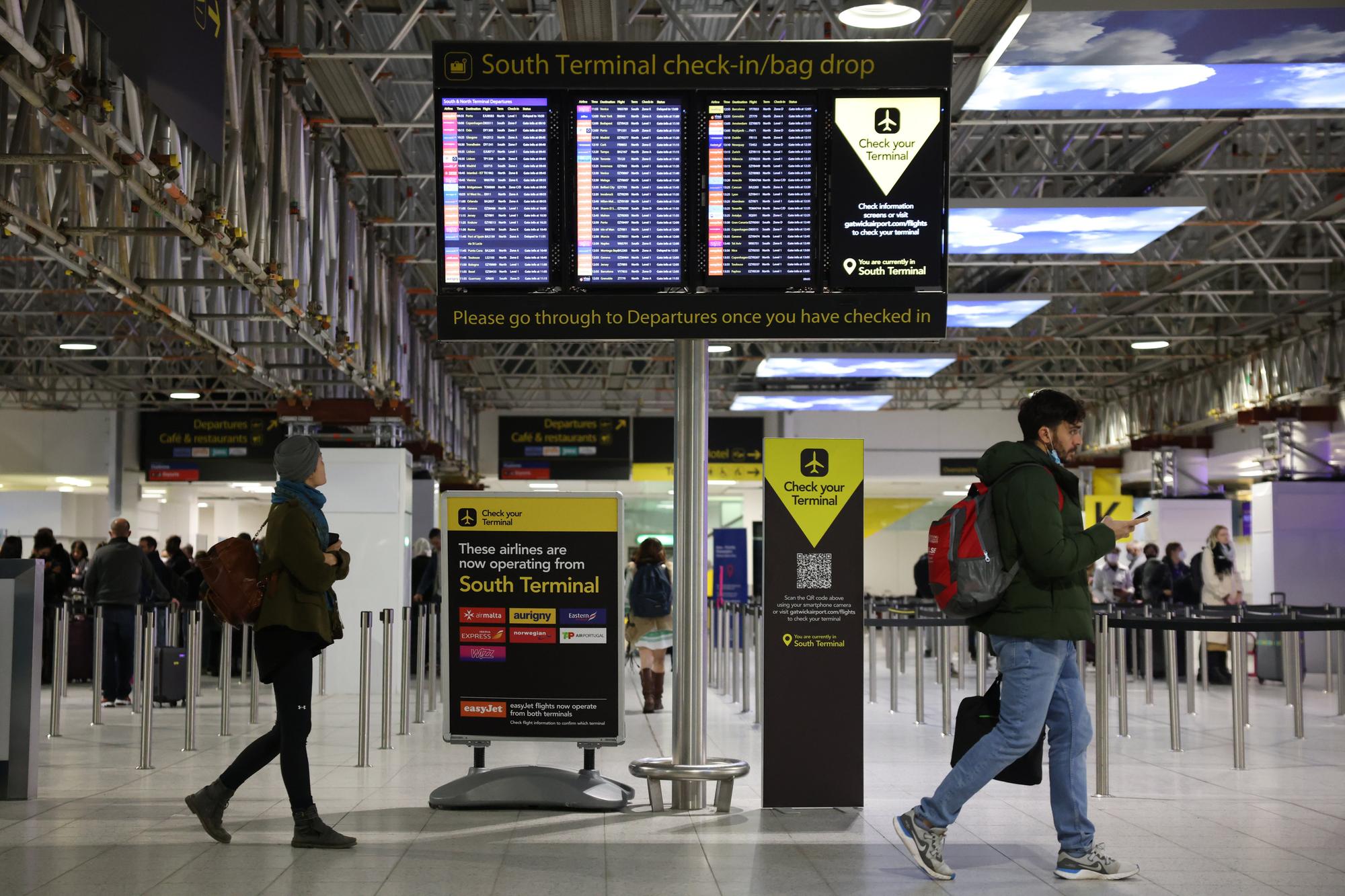 Flight cancellations at London Gatwick decreased significantly in 2025 ...