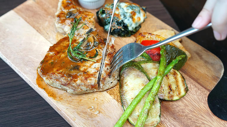 Red meat in spotlight as study points to lean pork's benefits for older ...