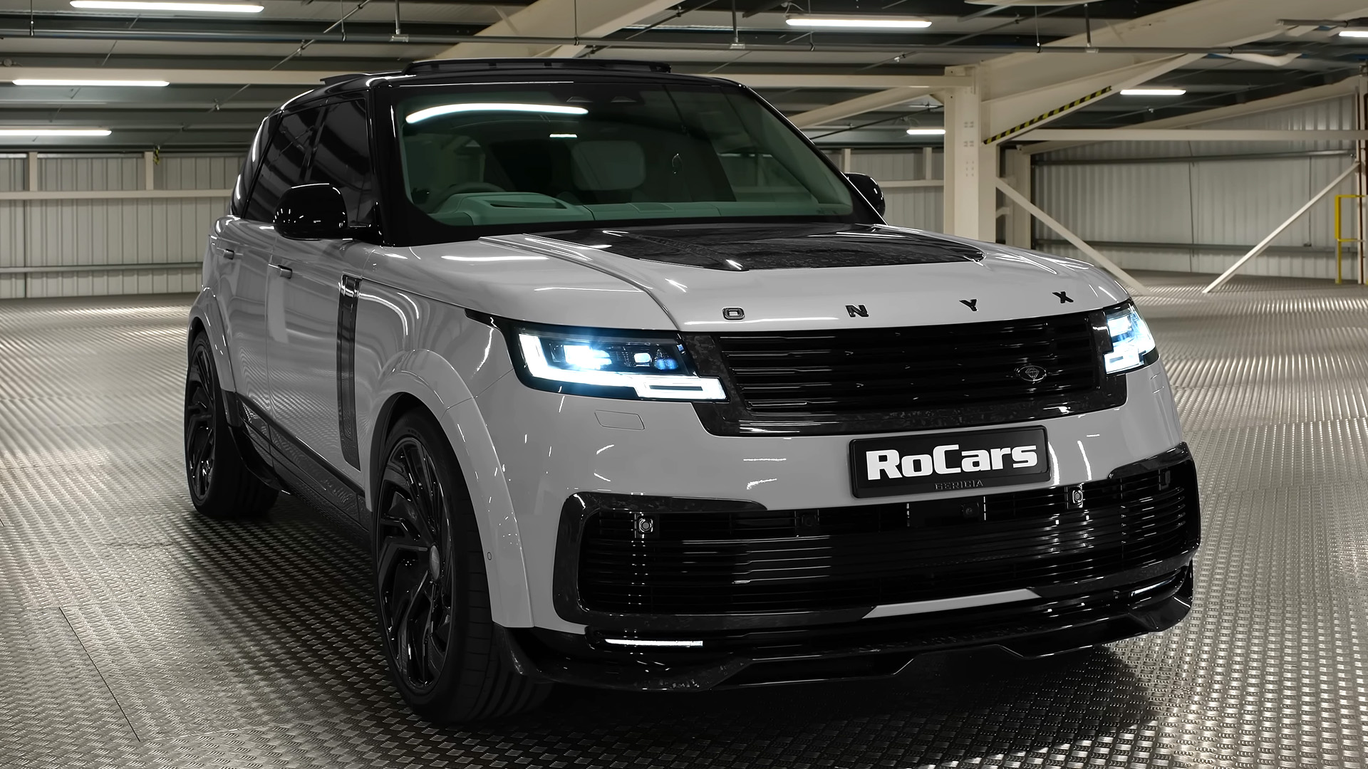 Detailed review of the Onyx Concept modified Range Rover SV