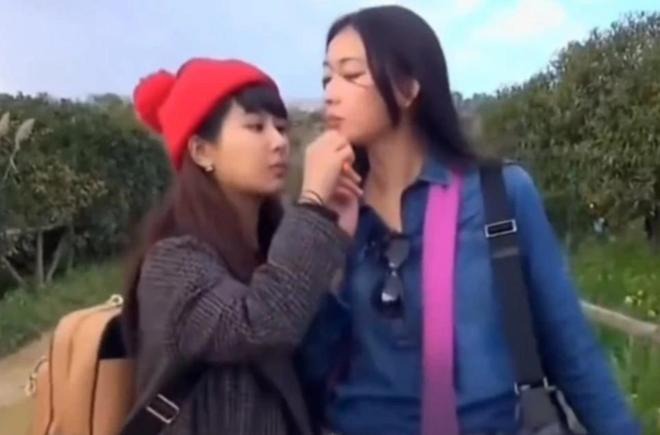 Dương Tử hôn má Lâm Chí Linh gây sốt