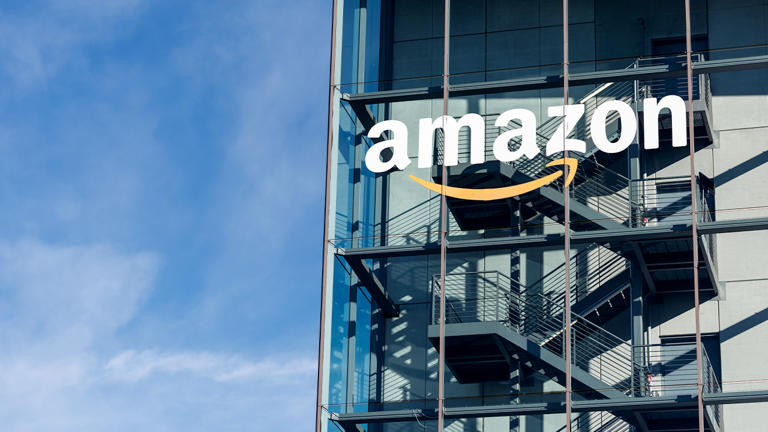 Lounge sold on Amazon recalled after customer's finger amputated