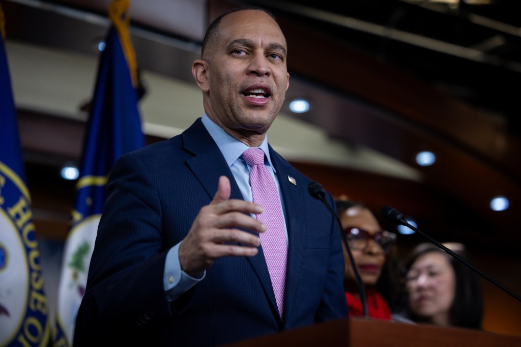 DHS report says two agents shot Pretti; Rep. Ilhan Omar attacked at event
