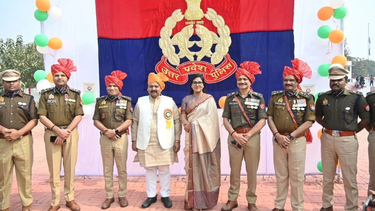 Varanasi artist creates world’s largest police emblem, aims for ...