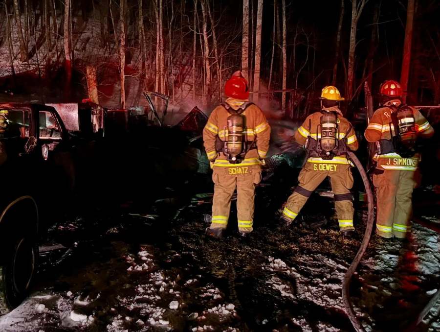 Roanoke County Fire and Rescue responds to Salem garage fire