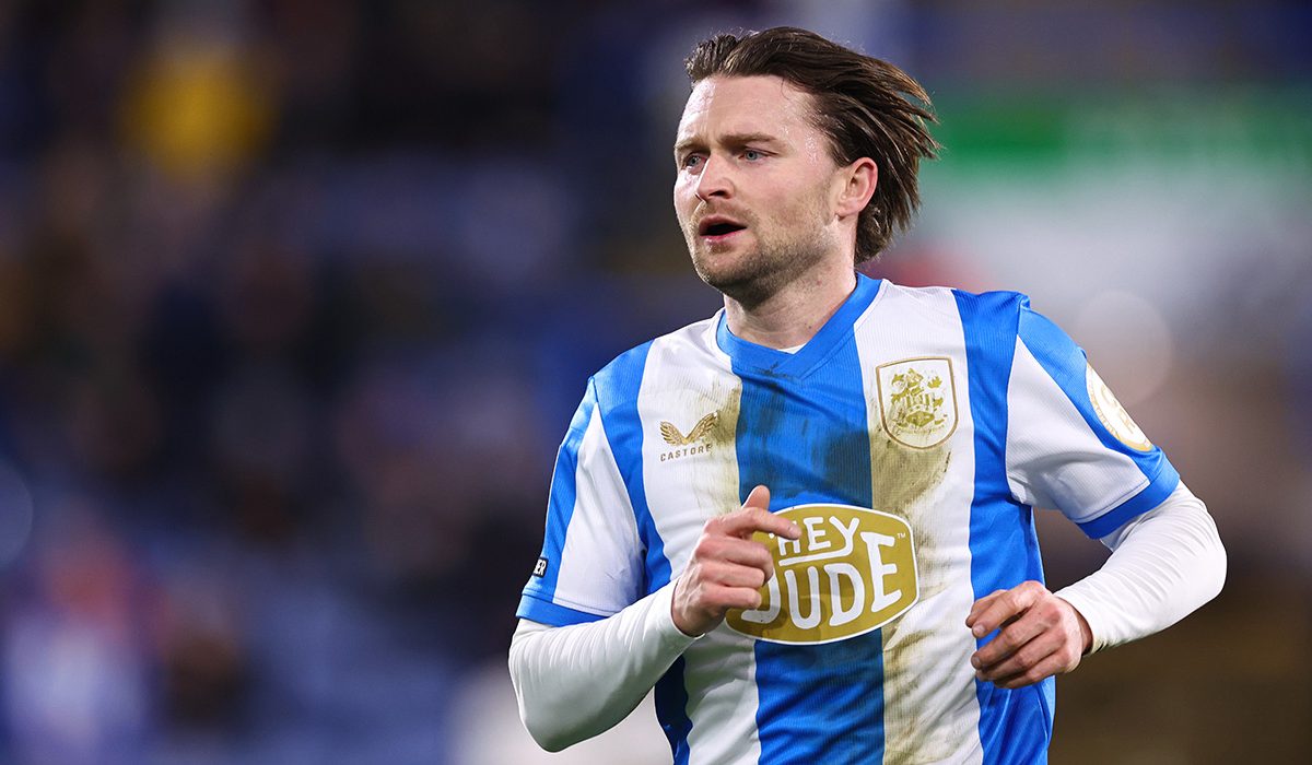 Fans slam 'worst refereeing decision' after EFL player's bizarre red card