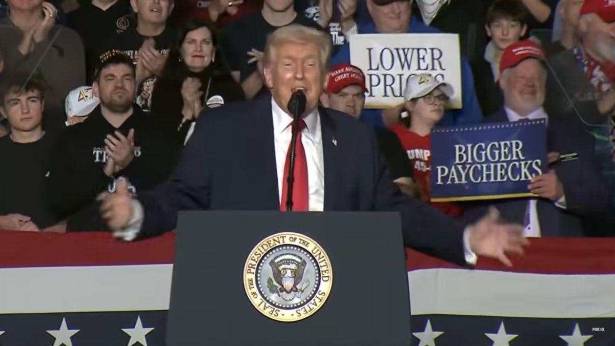 Donald Trump hits on 'beautiful' women at his rally as he calls them up ...