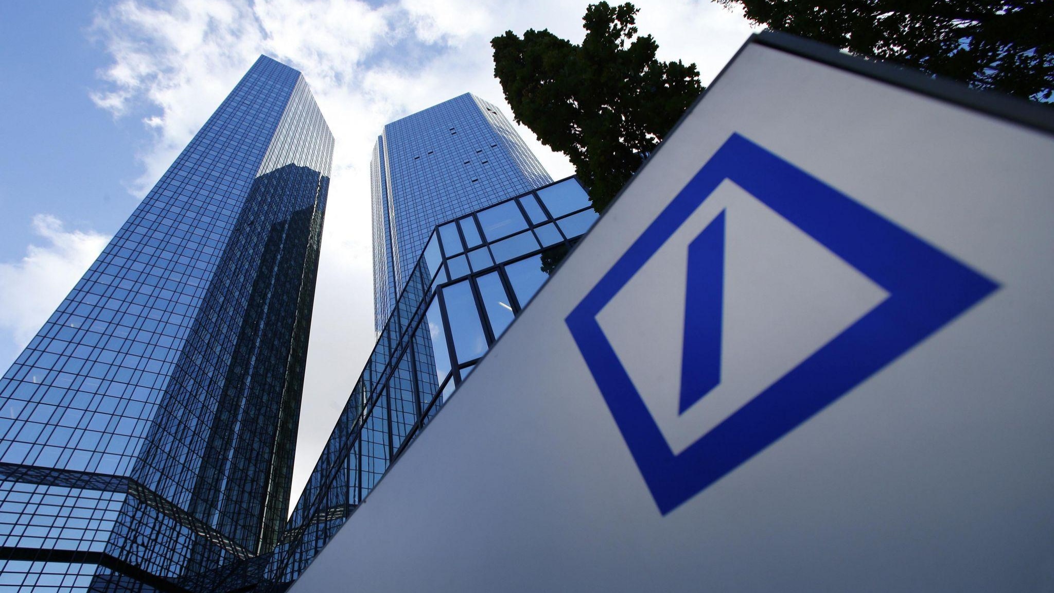 Blitz nelle sedi di Deutsche Bank. Media tedeschi: attività sospette ...