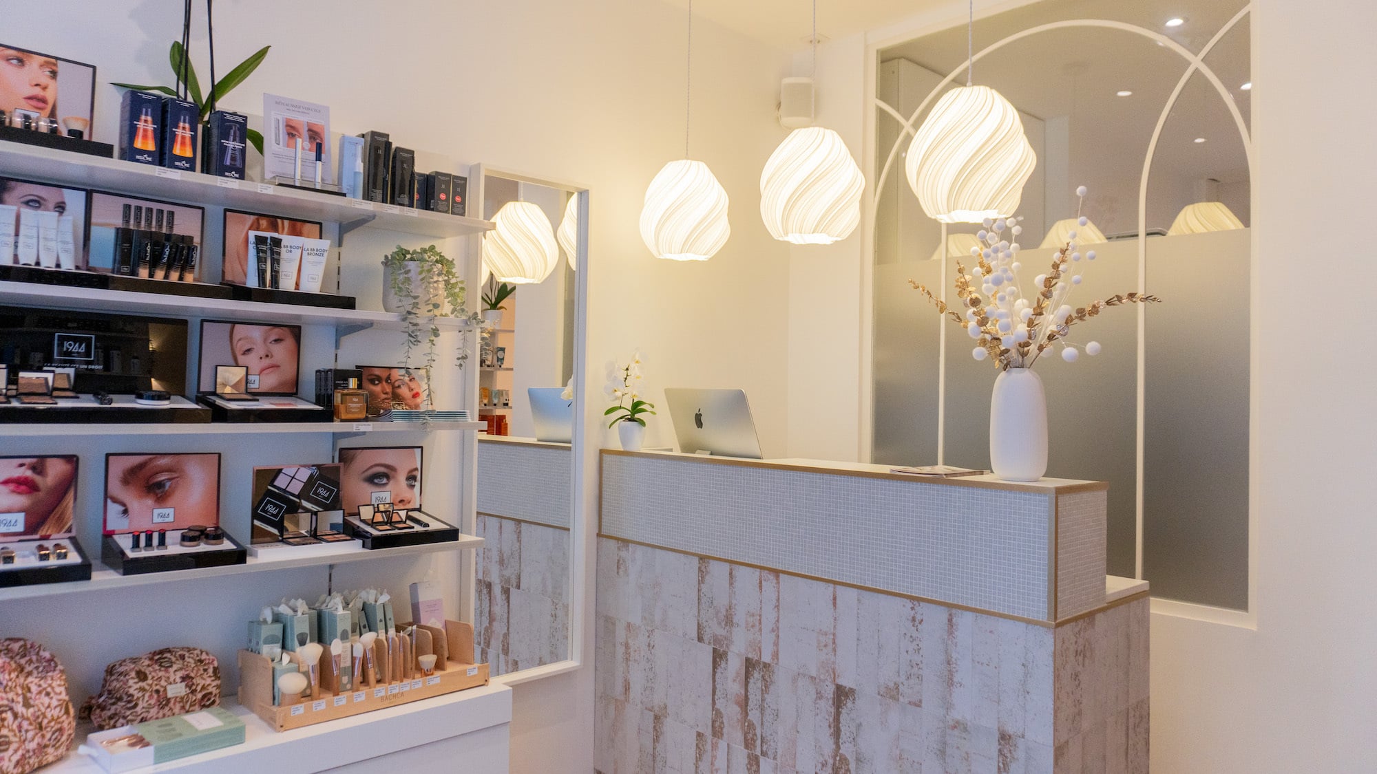 Dans la lune, l'institut qui conjugue soins, excellence et douceur dans ...