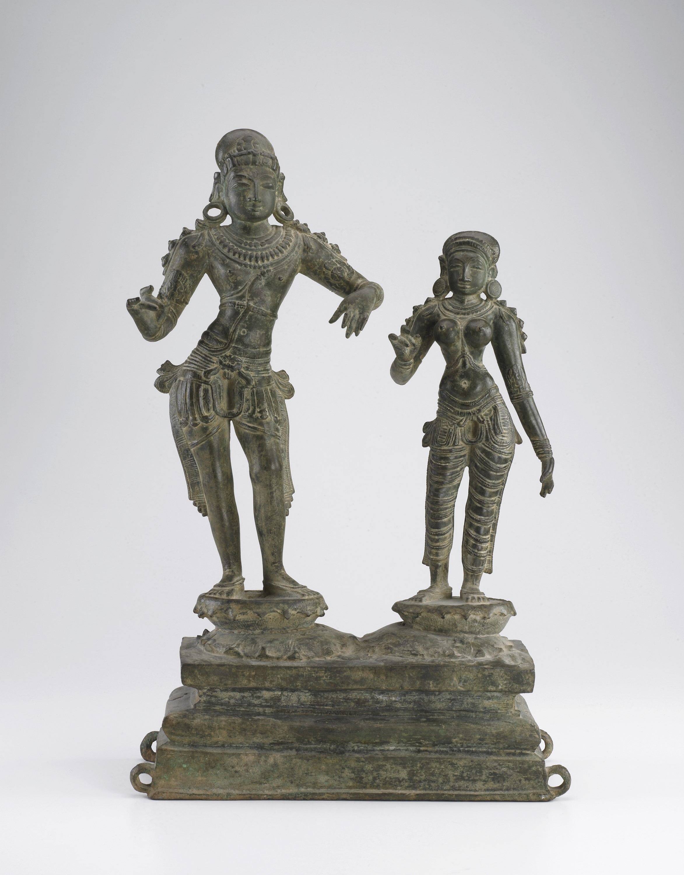 Smithsonian Asian art museum to return three stolen bronzes to India