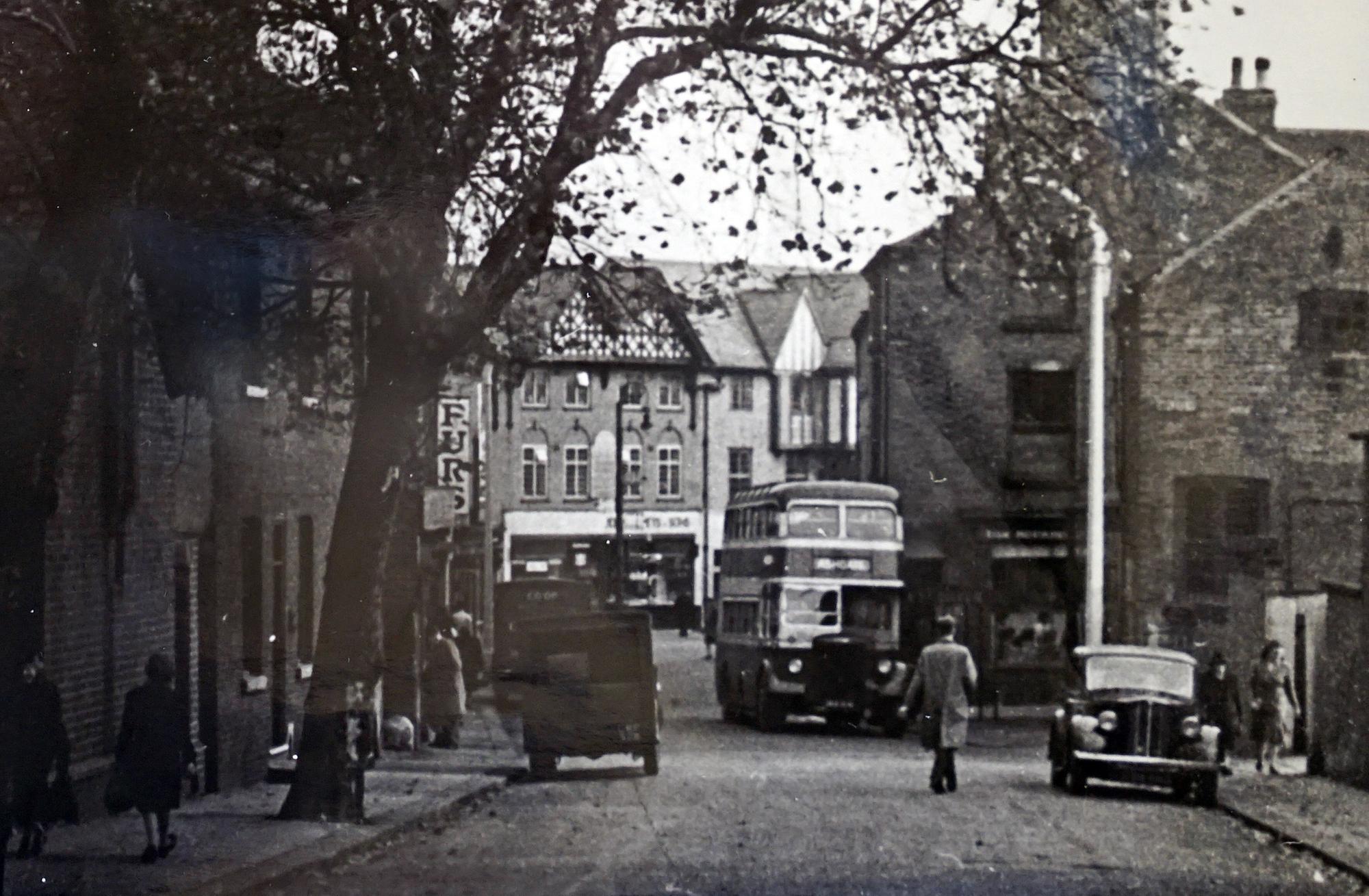 Chesterfield as it used to be: Amazing photos from yesteryear show ...