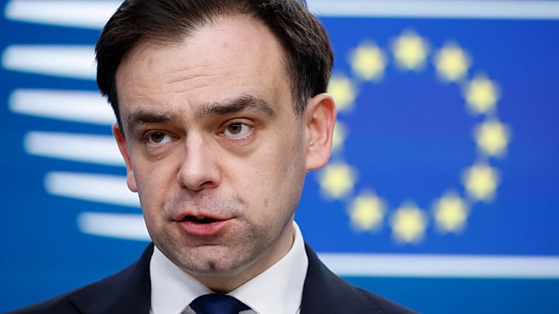 It's better for Poland to stay with the złoty, country’s finance ...