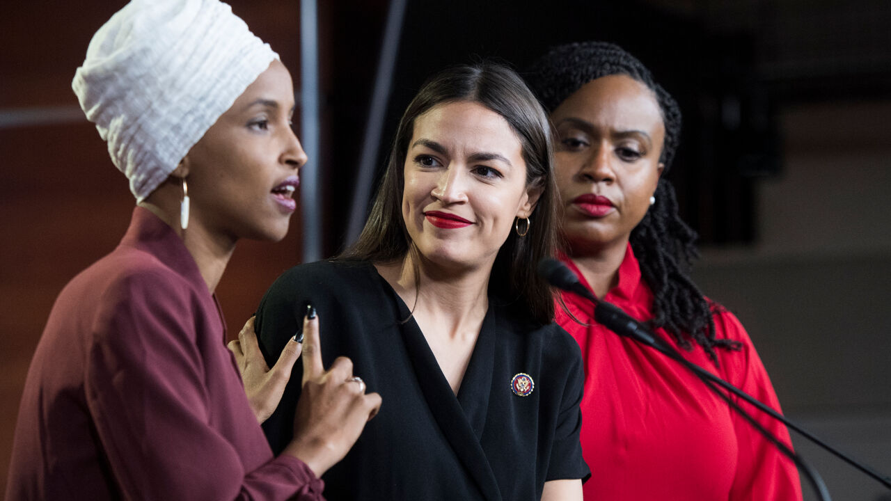 Democratisch congreslid Ilhan Omar aangevallen met "sterk geurende ...