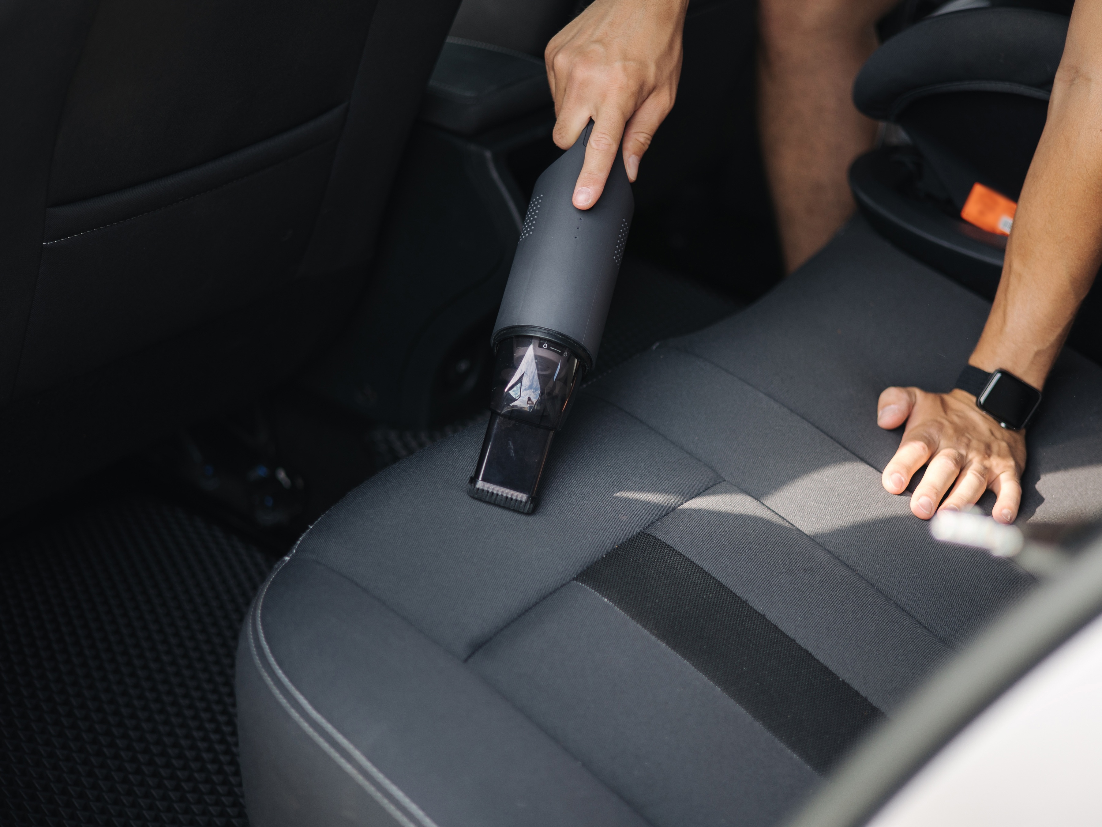 Tenere pulito l’abitacolo dell’auto non è mai stato così semplice e ...