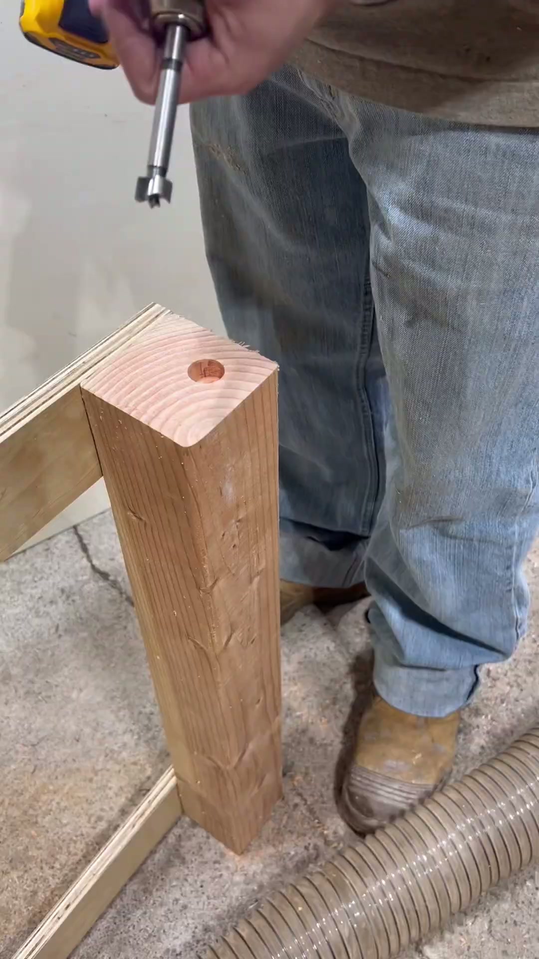 Simple adjustable workbench feet from bolts and nuts #workshop #diy #tools