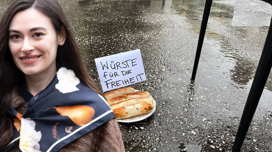 Im Regen mit Bratwürsten und einem leeren Stuhl: So reagiert Ameti auf ...