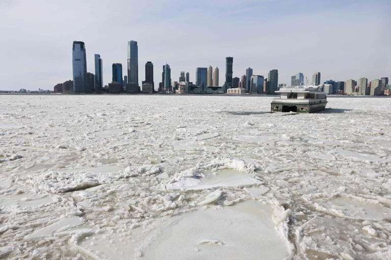 Polar vortex behind Korea's cold wave and US snowstorms