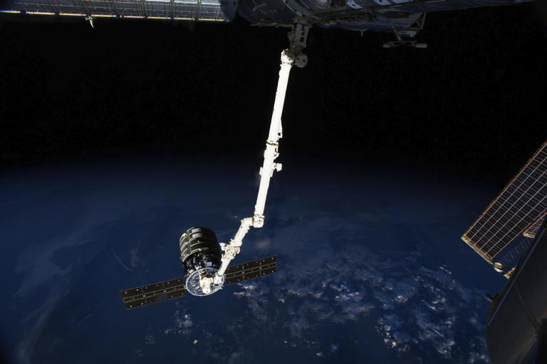 The 'Canadarm': How a made-in-Canada robot arm became indispensable to ...
