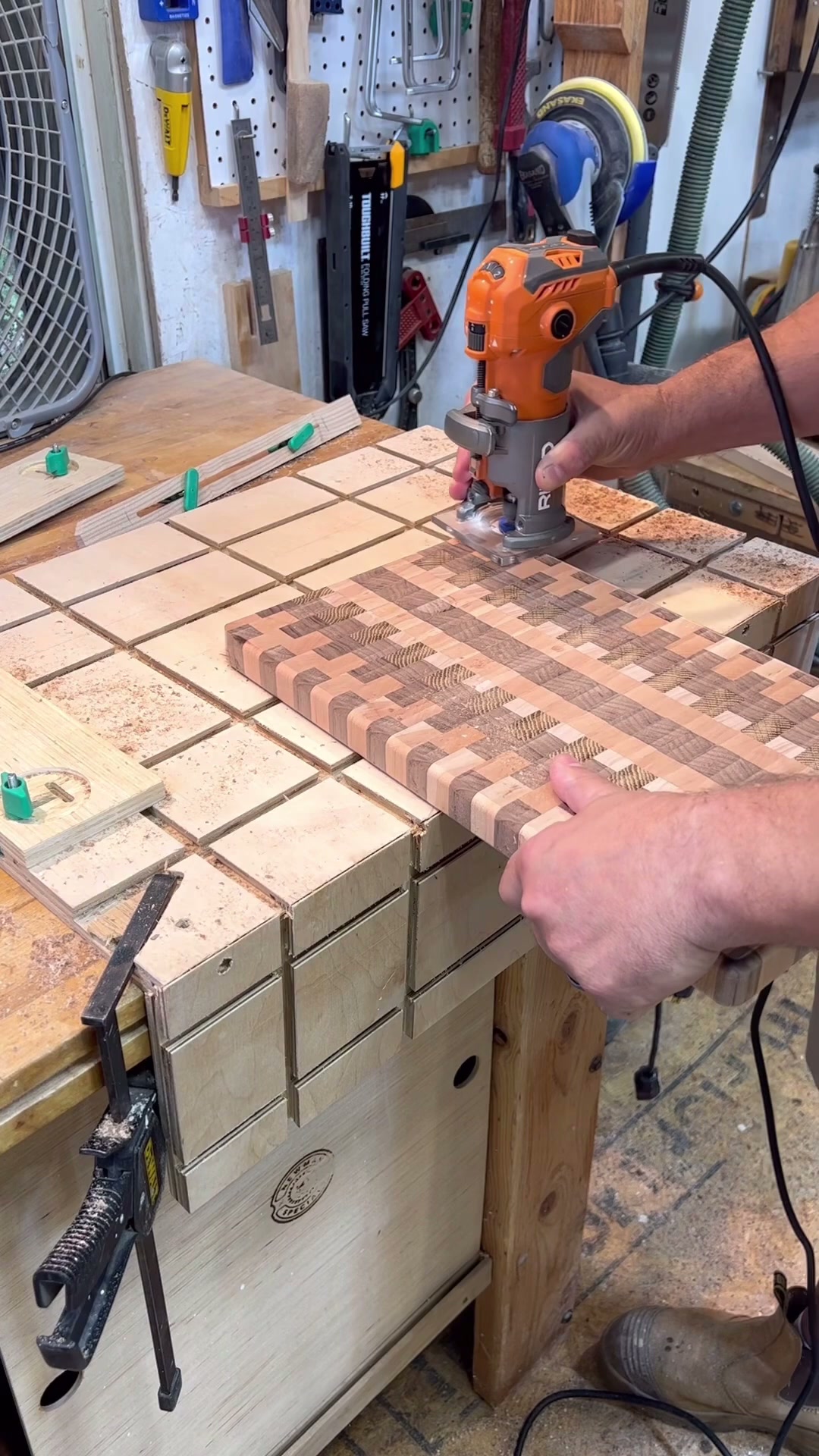 The boring parts of an endgrain cutting board but with a cool template ...